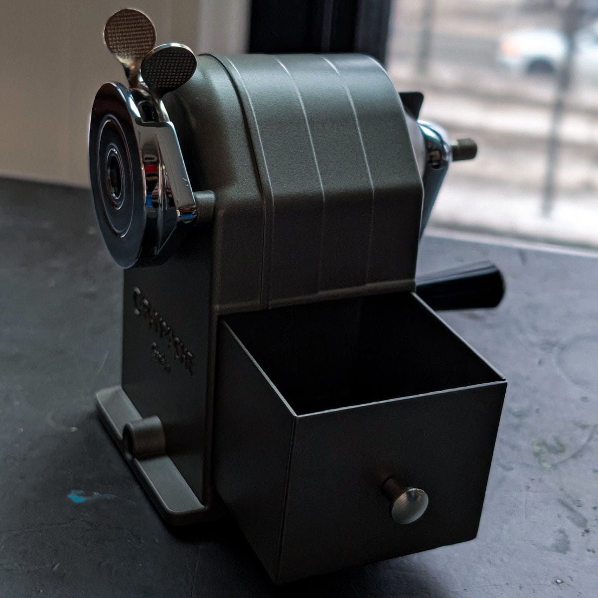 Caran d'Ache - Pencil Sharpening Machine - Standard Edition: Grey ...